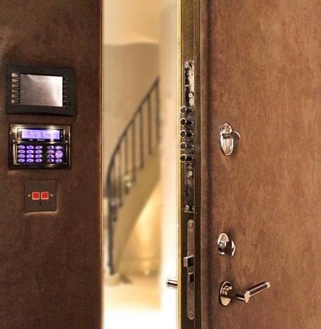 9 Benefits Of Owning a Vault Door In Your Home - www.safesworld.com